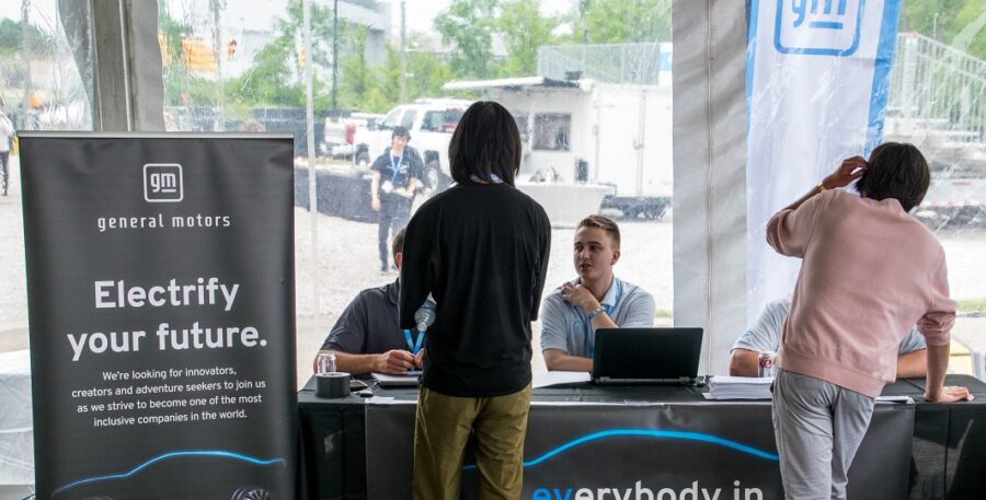 Autonomous Driving Engineers of the Future @ SAE/GM AutoDrive Challenge ...