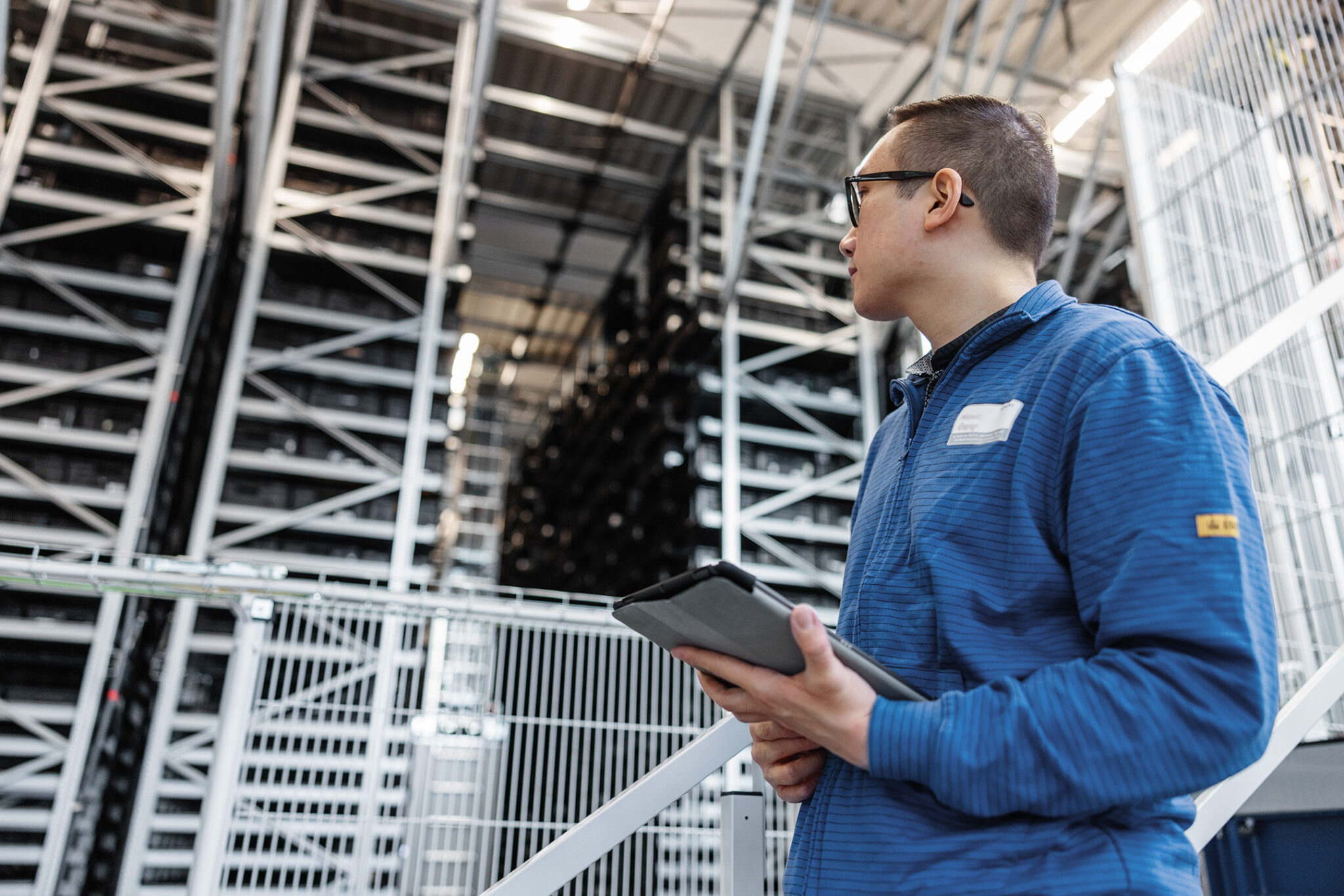 Revolutionizing Manufacturing with Integrated Intralogistics and MES ...