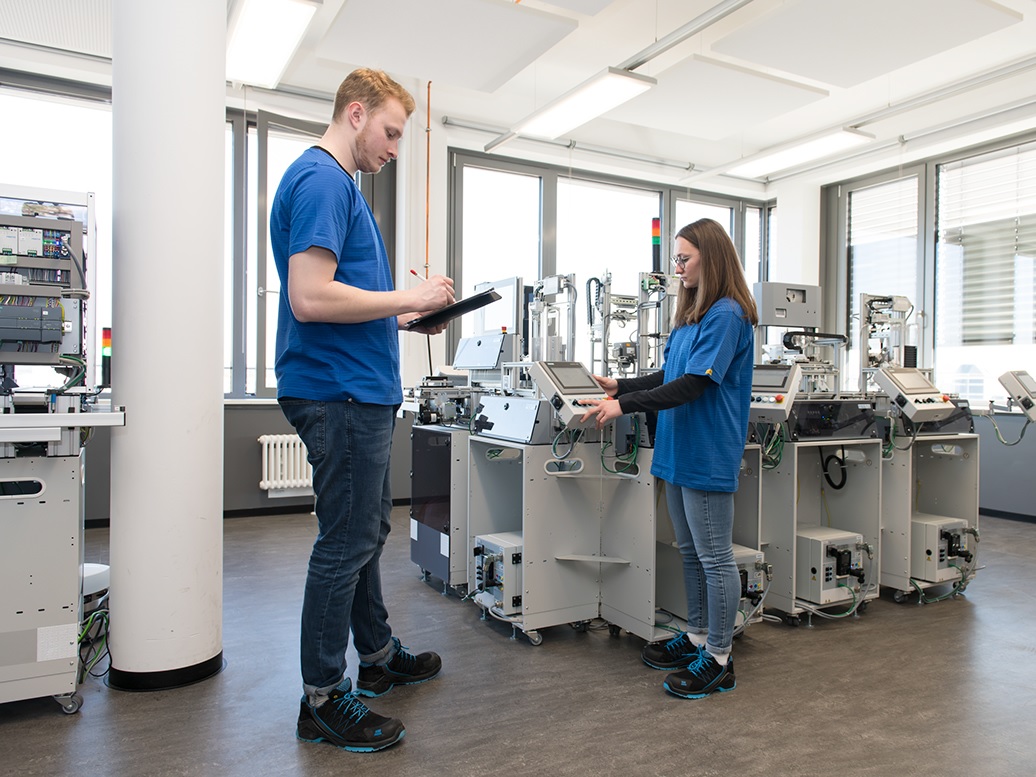 IT/OT Convergence: 3 Things to Know (including what it is)