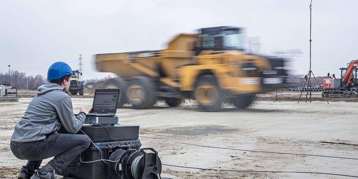 Construction equipment noise levels: How to meet regulations - Simcenter